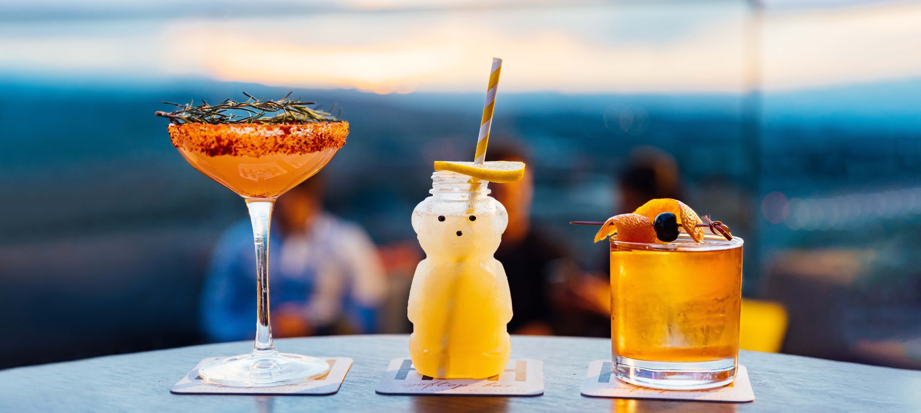 Home [www.hhrooftopbar.com]